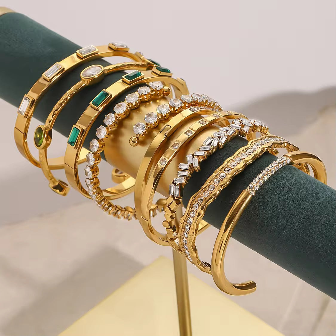 Luxury Handcuffs – STOCKSTOW